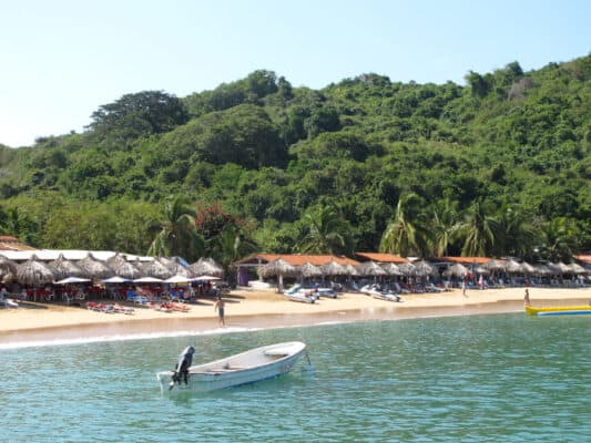 The 8 Best Ixtapa and Zihuatanejo Beaches to Explore!