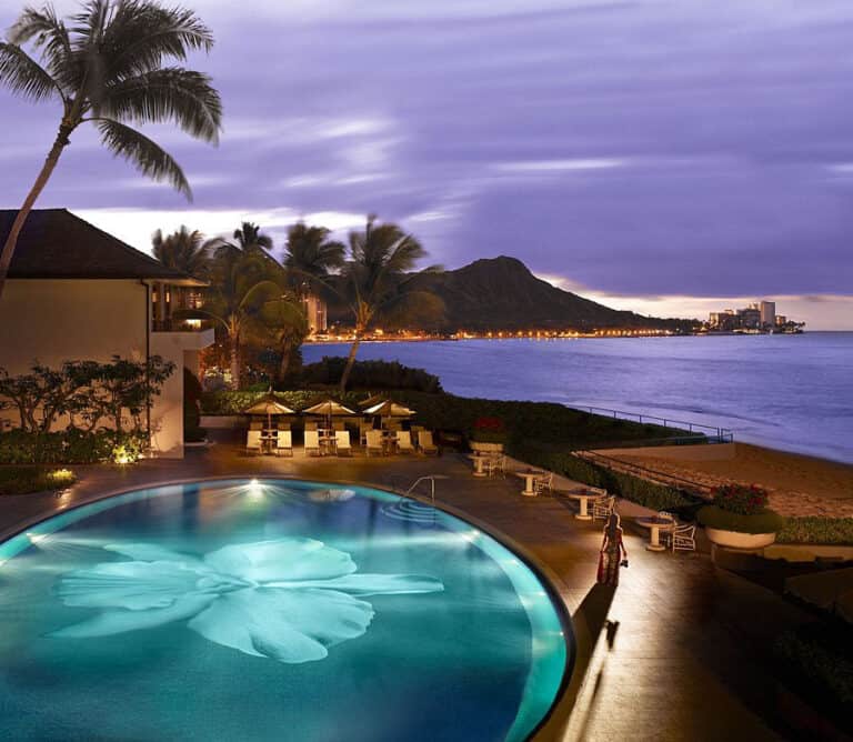 Halekulani Review: It's Heavenly at this Honolulu Hotel!