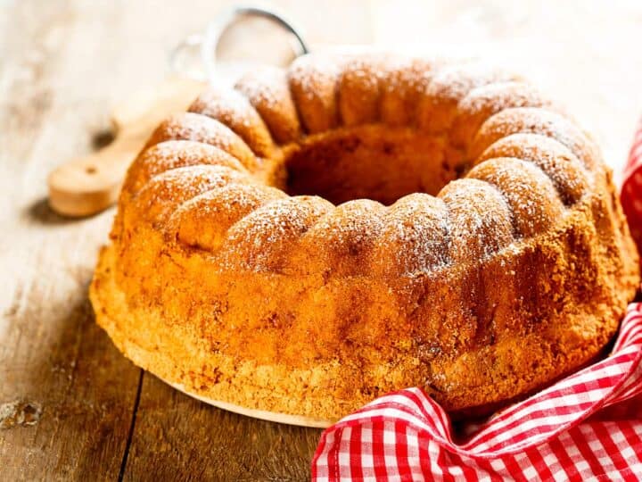 33 Best Croatian Desserts (Cakes, Cookies and Sweets)