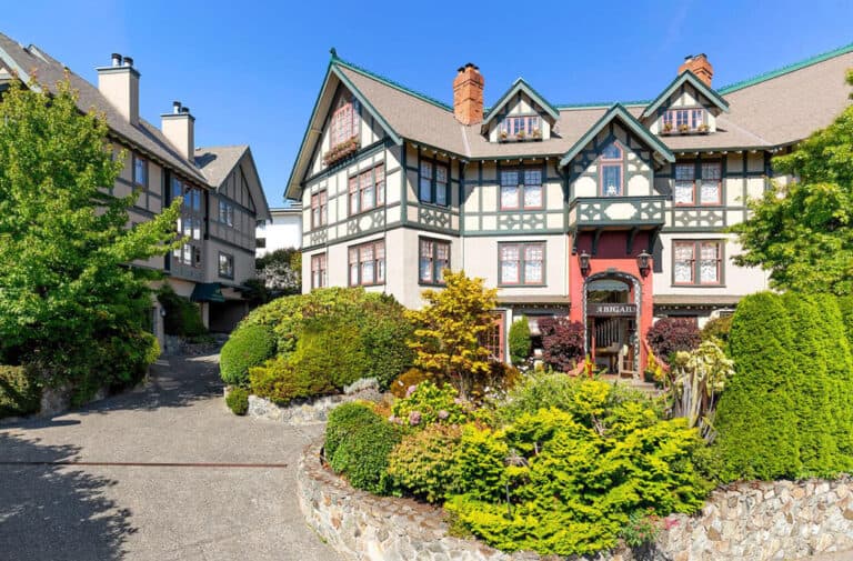 10 Best Hotels in Victoria, BC (An Insider's Guide)