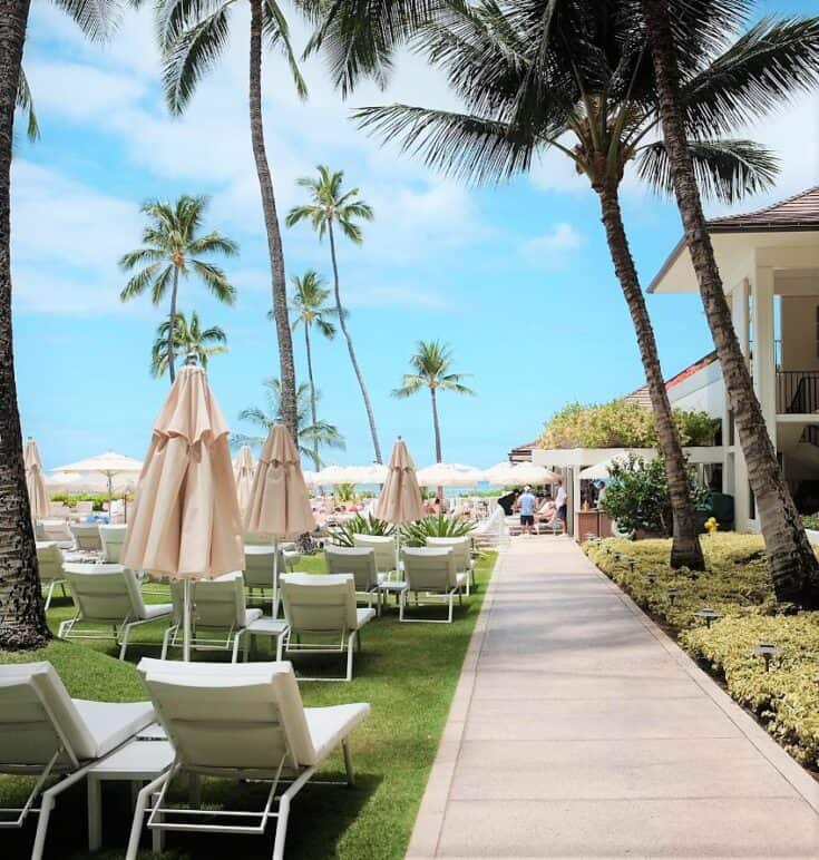 Halekulani Review: It's Heavenly at this Honolulu Hotel!